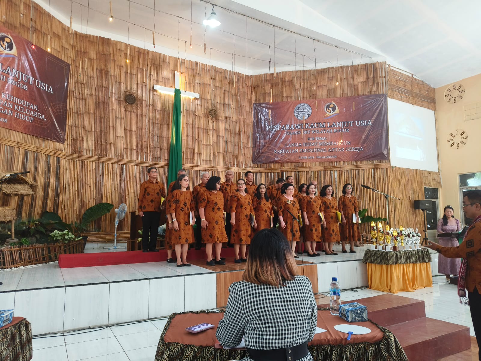 Pesparawi Lansia Klasis Bogor 2024 - Gereja Kristen Pasundan Kegiatan ...